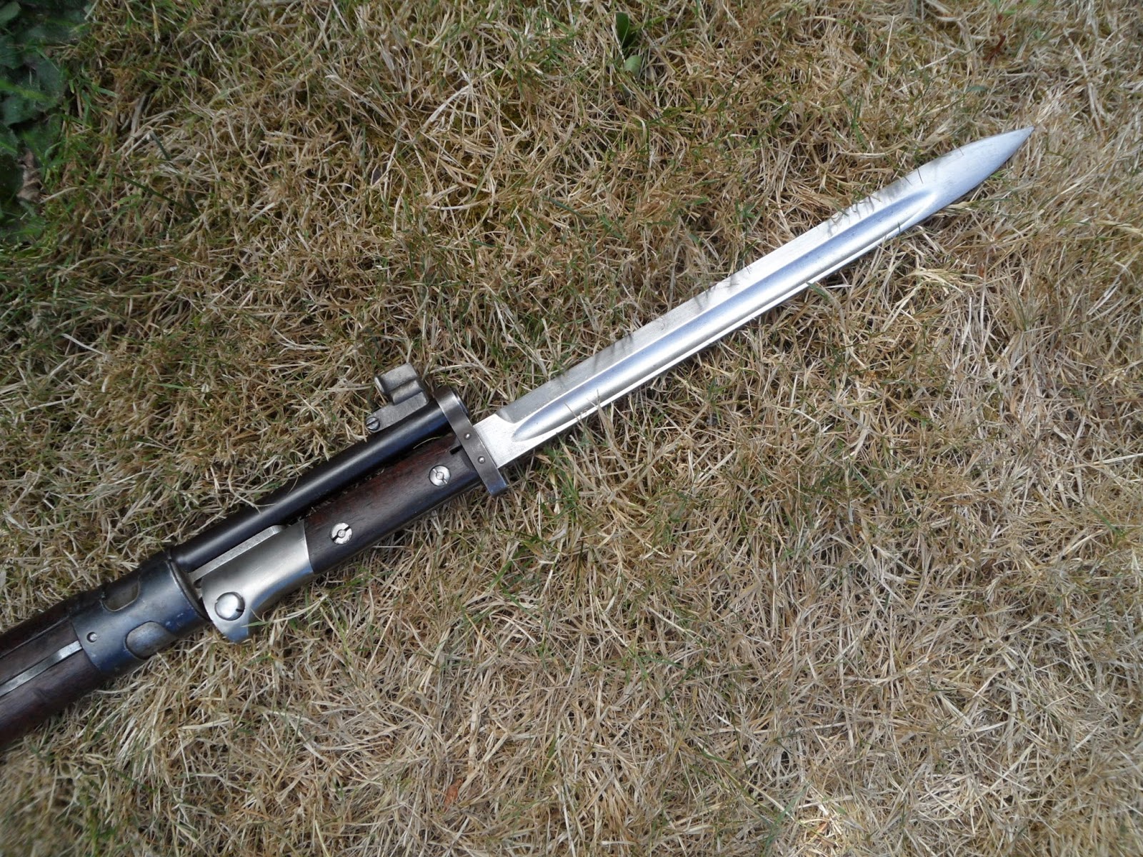 Four Bees: Czech VZ 24 Mauser Bayonet and Scabbard, Czechoslovakian VZ24