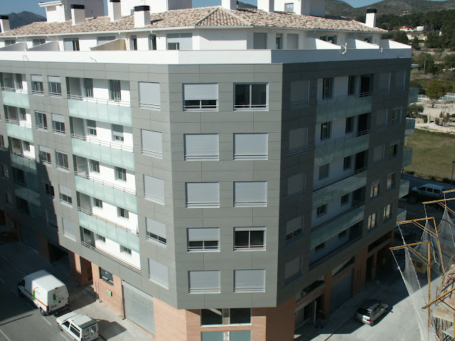 Cubiertas cerramientos Cucel: Casos de éxito: Edificio de viviendas en ...