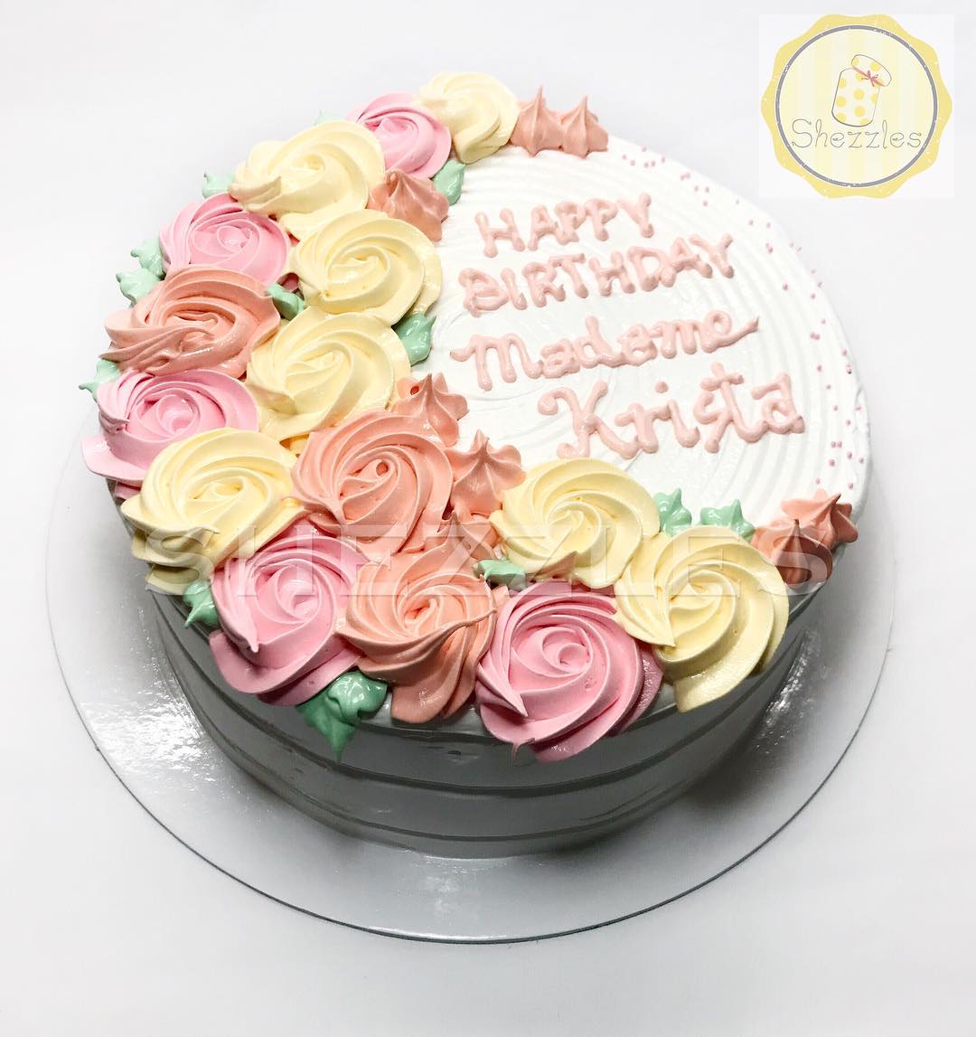 SHEZZLES | Cakes and Pastries: Soft Icing Cakes