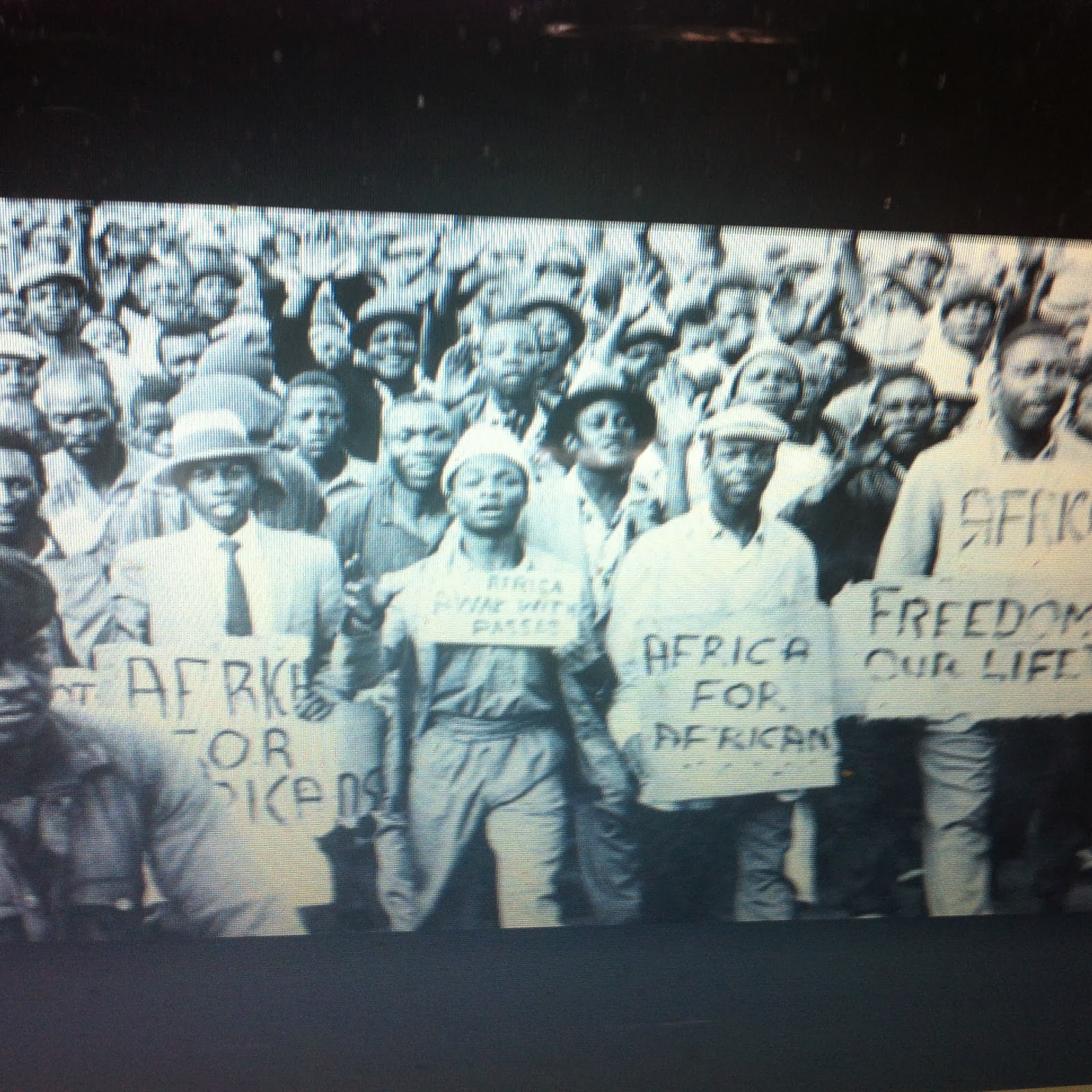 THE BLACK SOCIAL HISTORY:: BLACK SOCIAL HISTORY : THE SOWETO MASSACRE ...