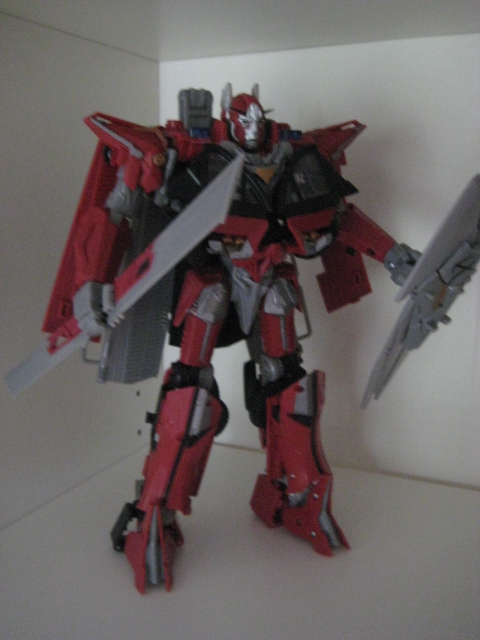 ChCse's blog: Toy Review: Transformers DOTM Sentinel Prime (Leader)