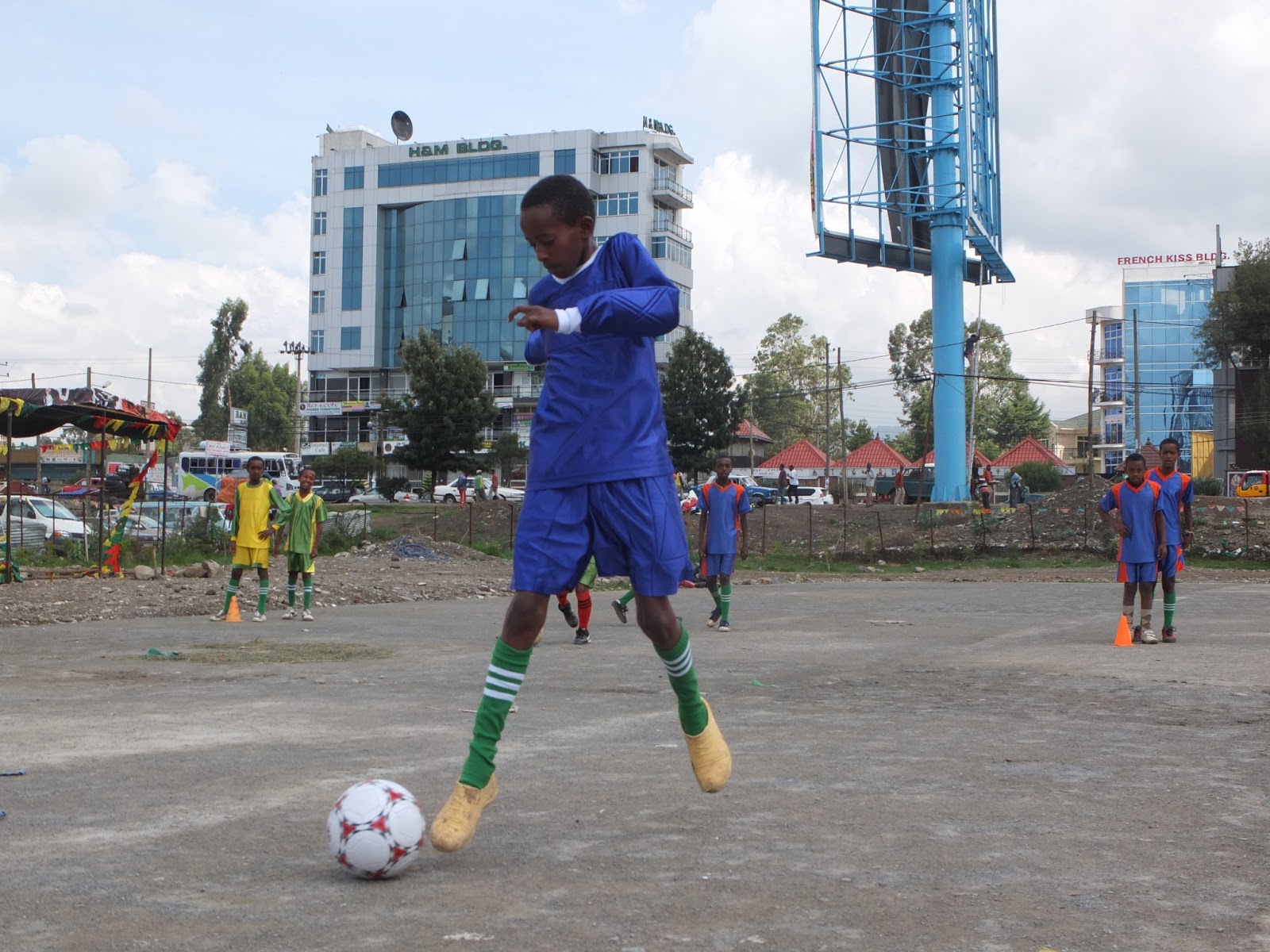 In the middle of somewhere: Ra-ey Soccer