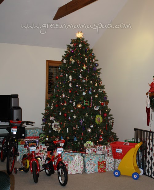 Wordless Wednesday: Santa & Our Christmas Tree | Marianna | Connecticut ...