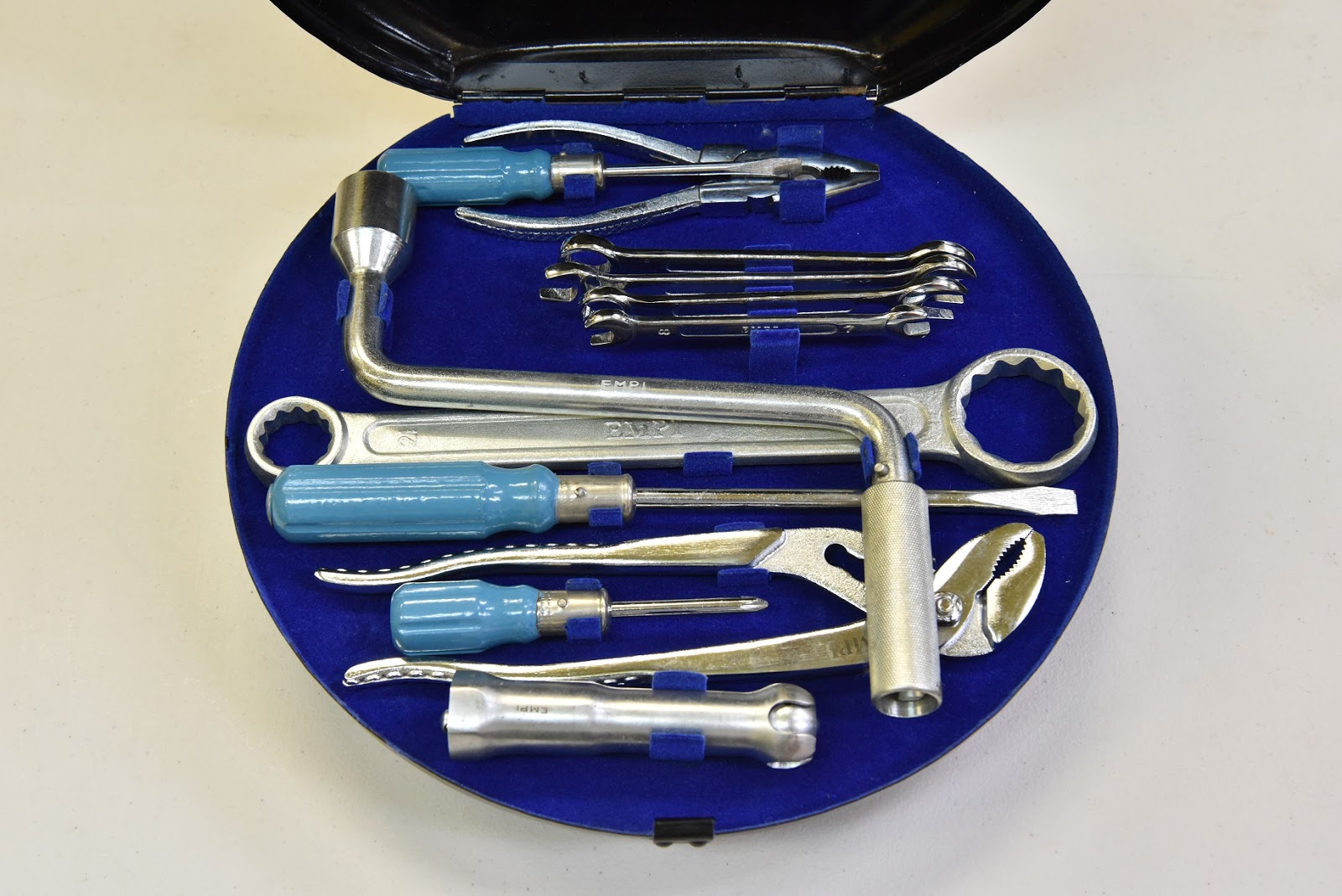 GARAGE VINTAGE Shop Blog: EMPI "HAZET Style" TOOL BOX W/TOOL