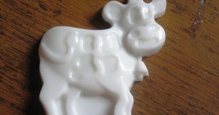 Two Bears Farm and the Three Cubs: Happy Cows on Random Friday