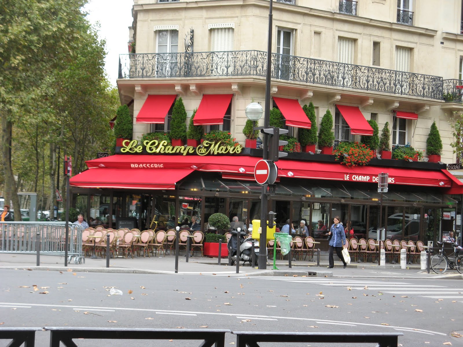 Living Brand: The colors of Paris