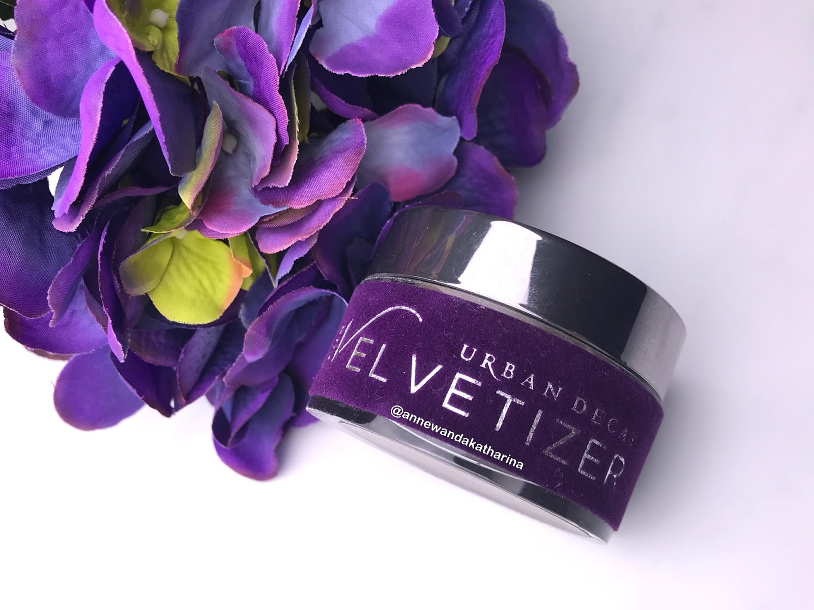 annewandakatharina: Urban Decay The Velvetizer