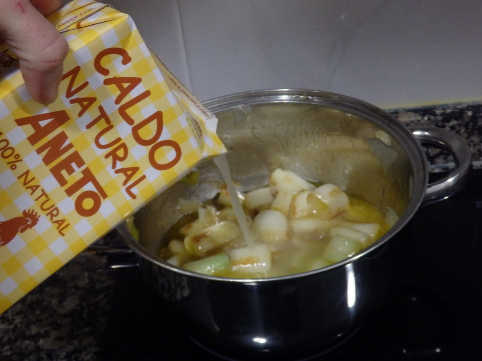 OSUKAA IS COOKING: SOPA DE CALÇOTS Y HUEVO (con Caldo Aneto de Pollo ...