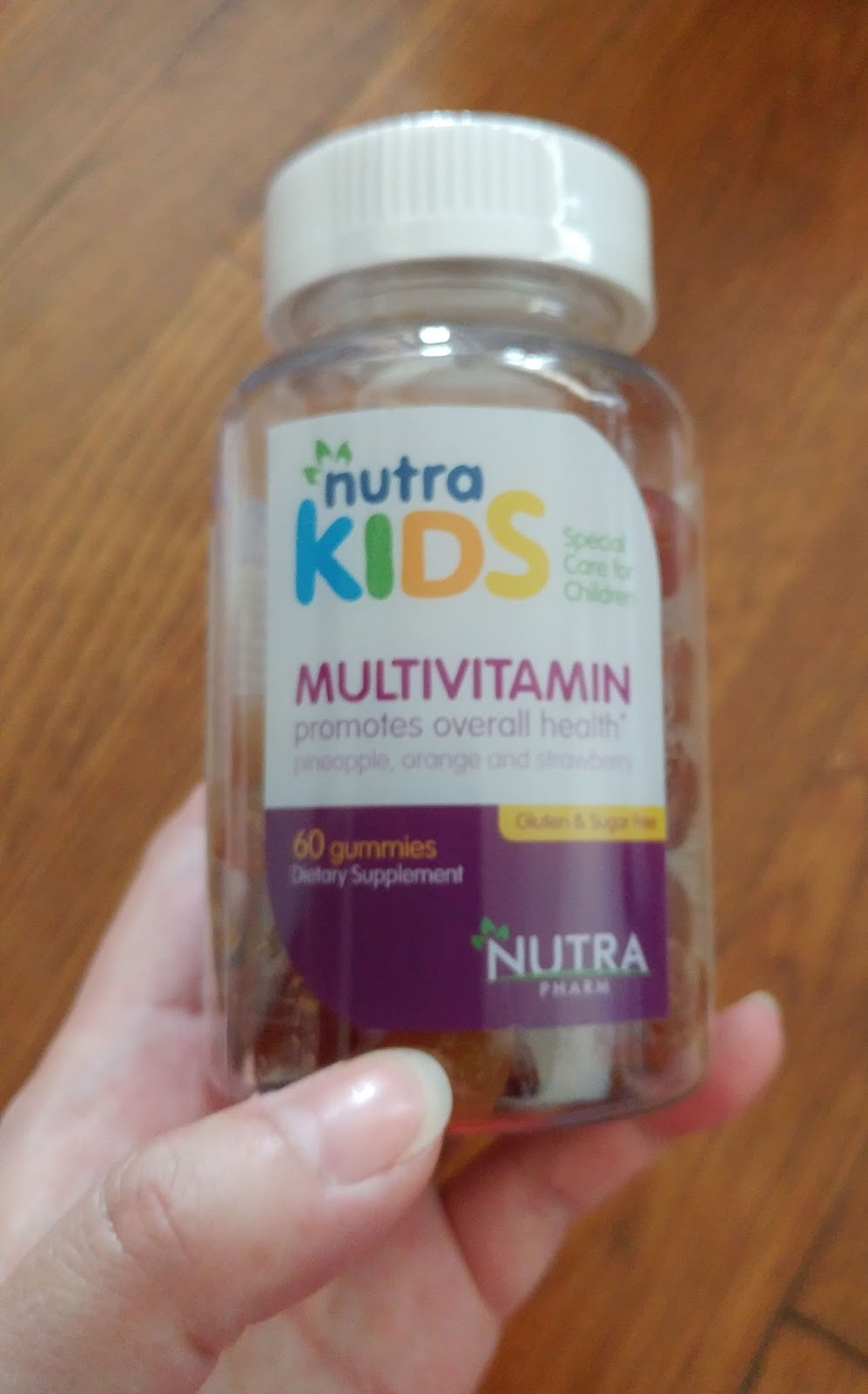 The Roving Reviewer: Nutra Kids Multivitamin Gummy Review