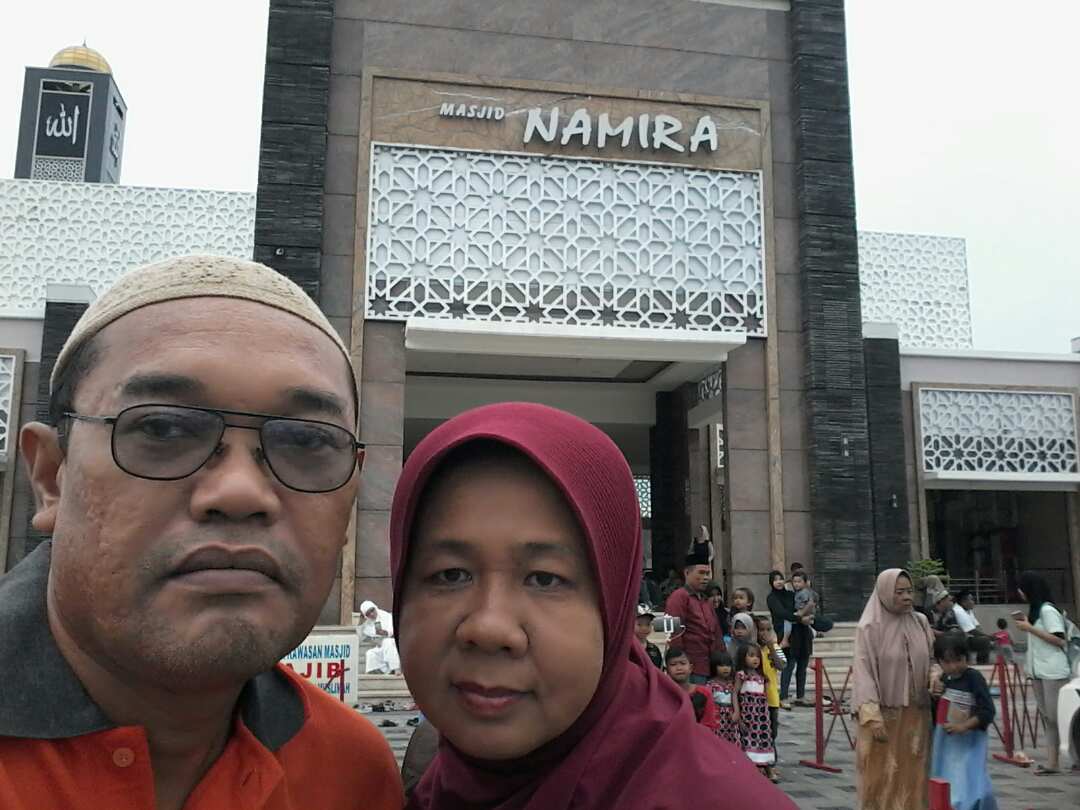 Pak Jamil beserta Nyonya Mampir ke Namira