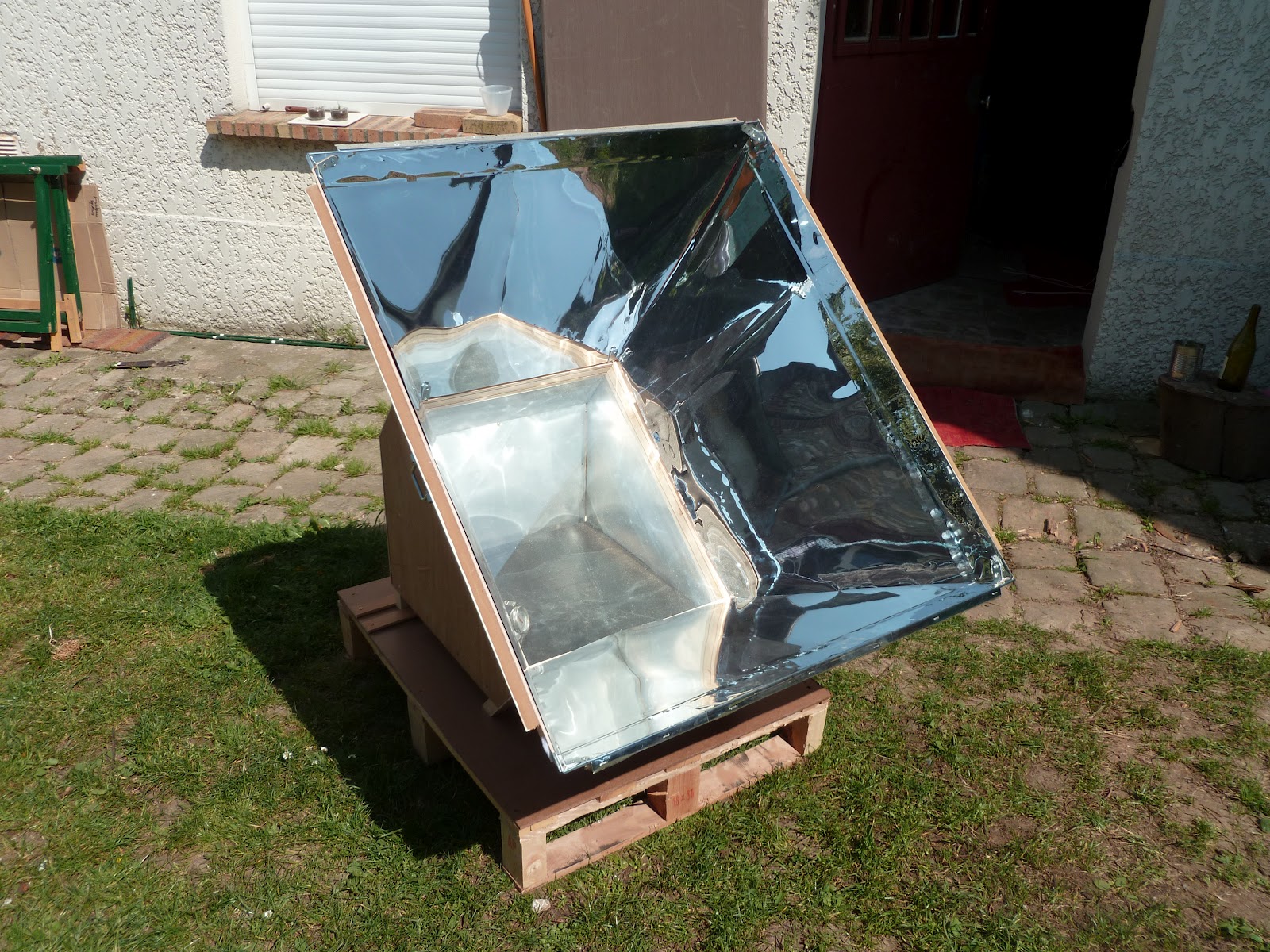 Cuisiner au soleil: Le four solaire