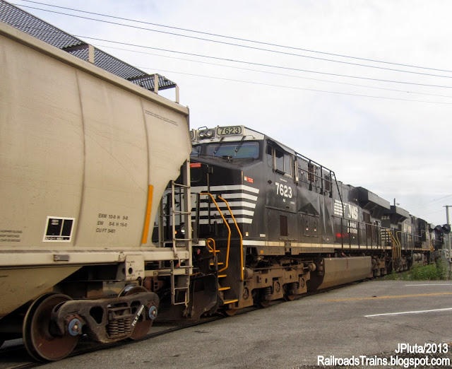RAILROAD Freight Train Locomotive Engine EMD GE Boxcar BNSF,CSX,FEC,Norfolk Southern,UP,CN,CP ...