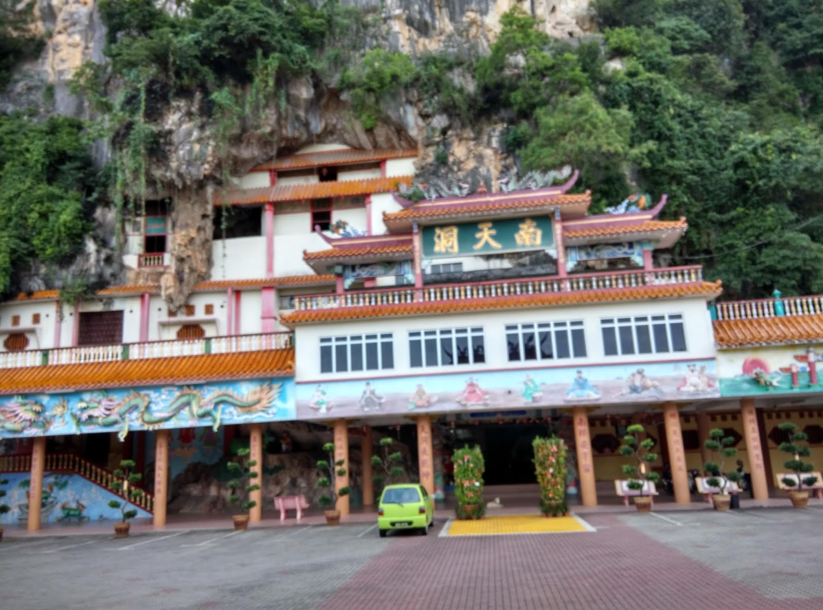 K M Cheng-Travel Journal: Malaysia (Cave Temples Ipoh, Perak) May 2018