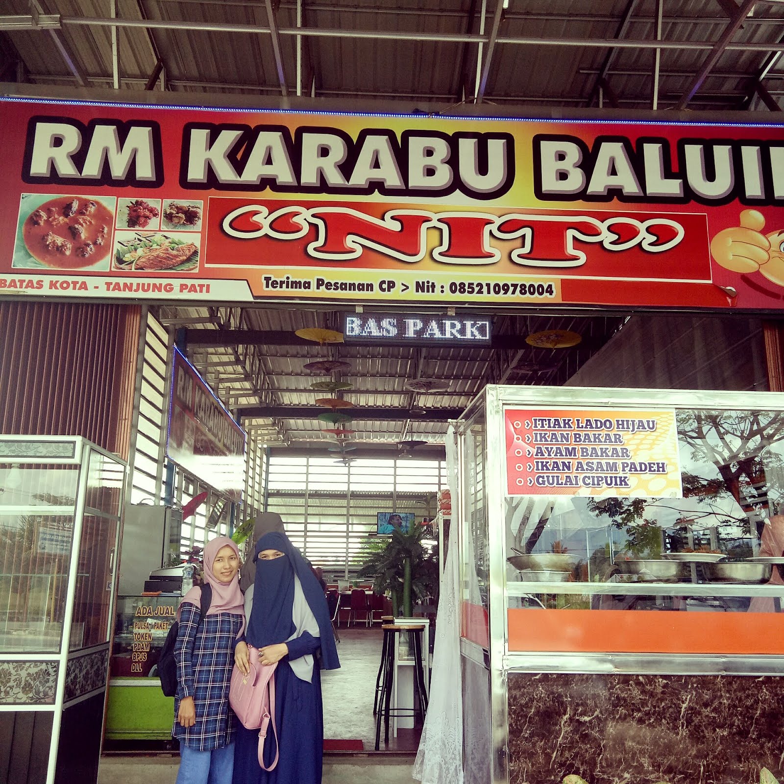 Berkunjung ke Lembah Harau dan Istano Basa Pagaruyung - Dian Restu ...