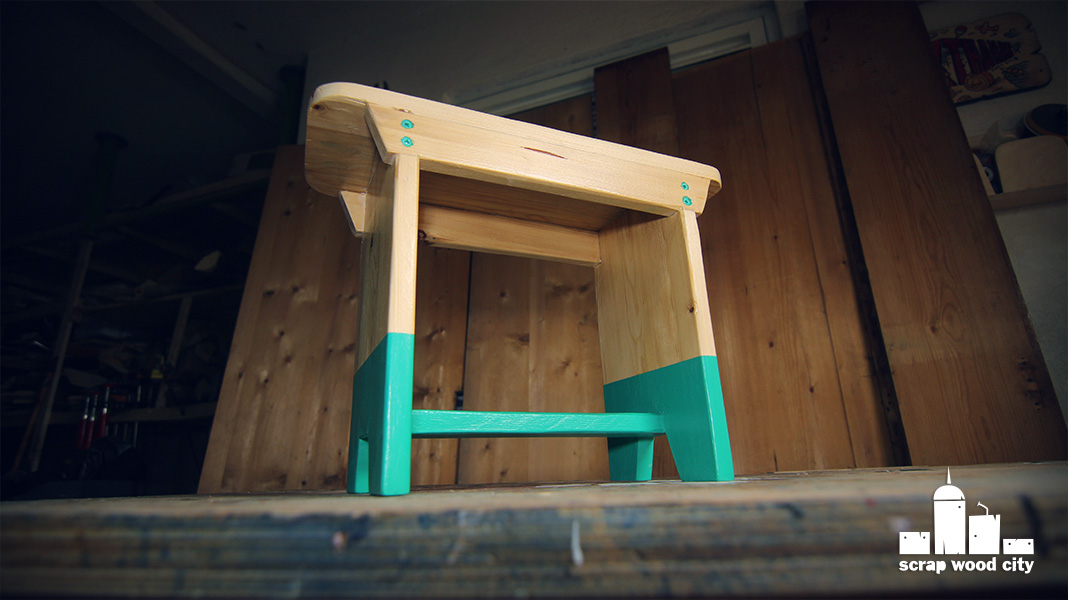 scrap wood city: How to make a super simple wooden stool - DIY