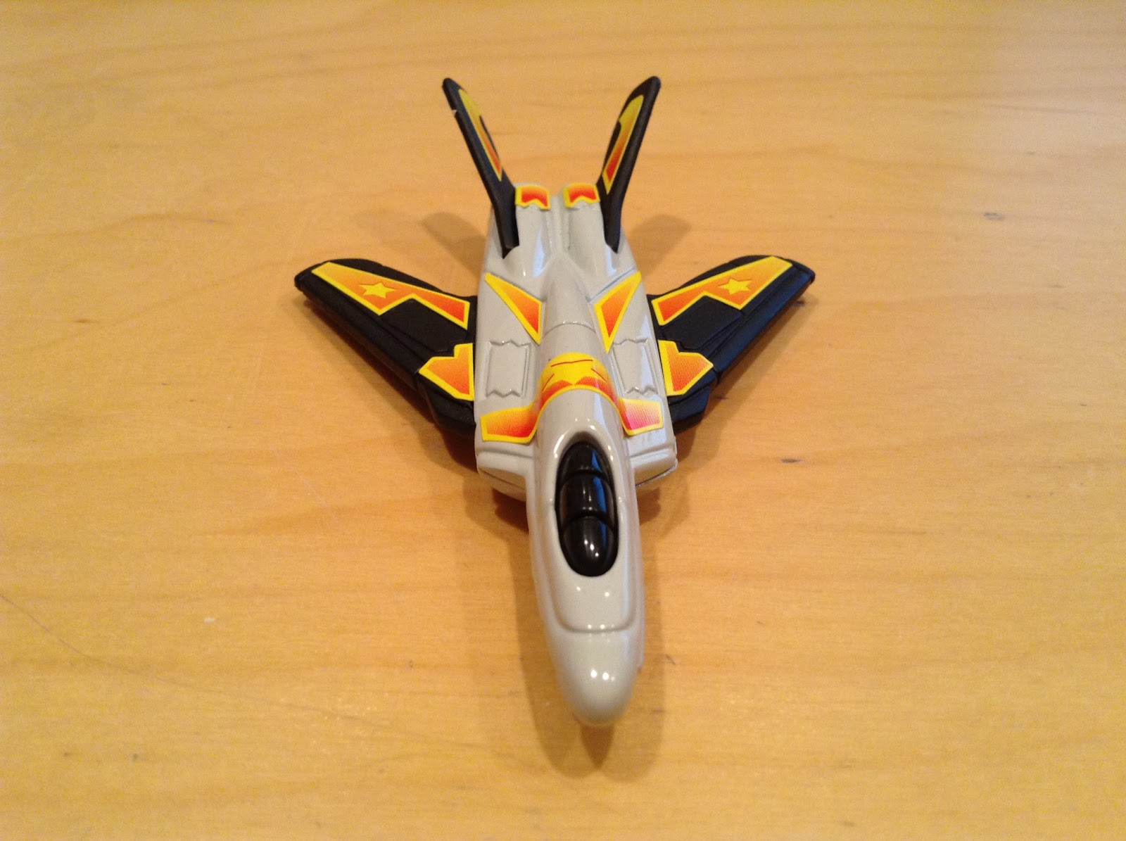 JULIAN'S HOT WHEELS BLOG: Airplane (2000 McDonald's Happy Meal Toy #15)