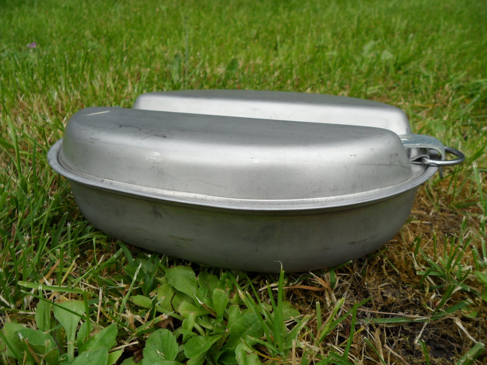 Four Bees: WW2 US Mess Kit M-42, Knapp Monarch Company 1945