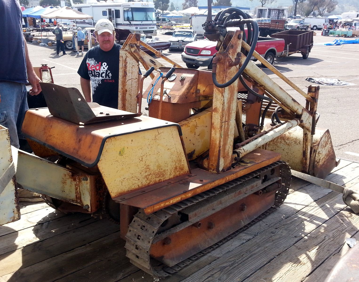 Just A Car Guy: I came across a Struck Magnatrac MT 1800 dozer scooper ...