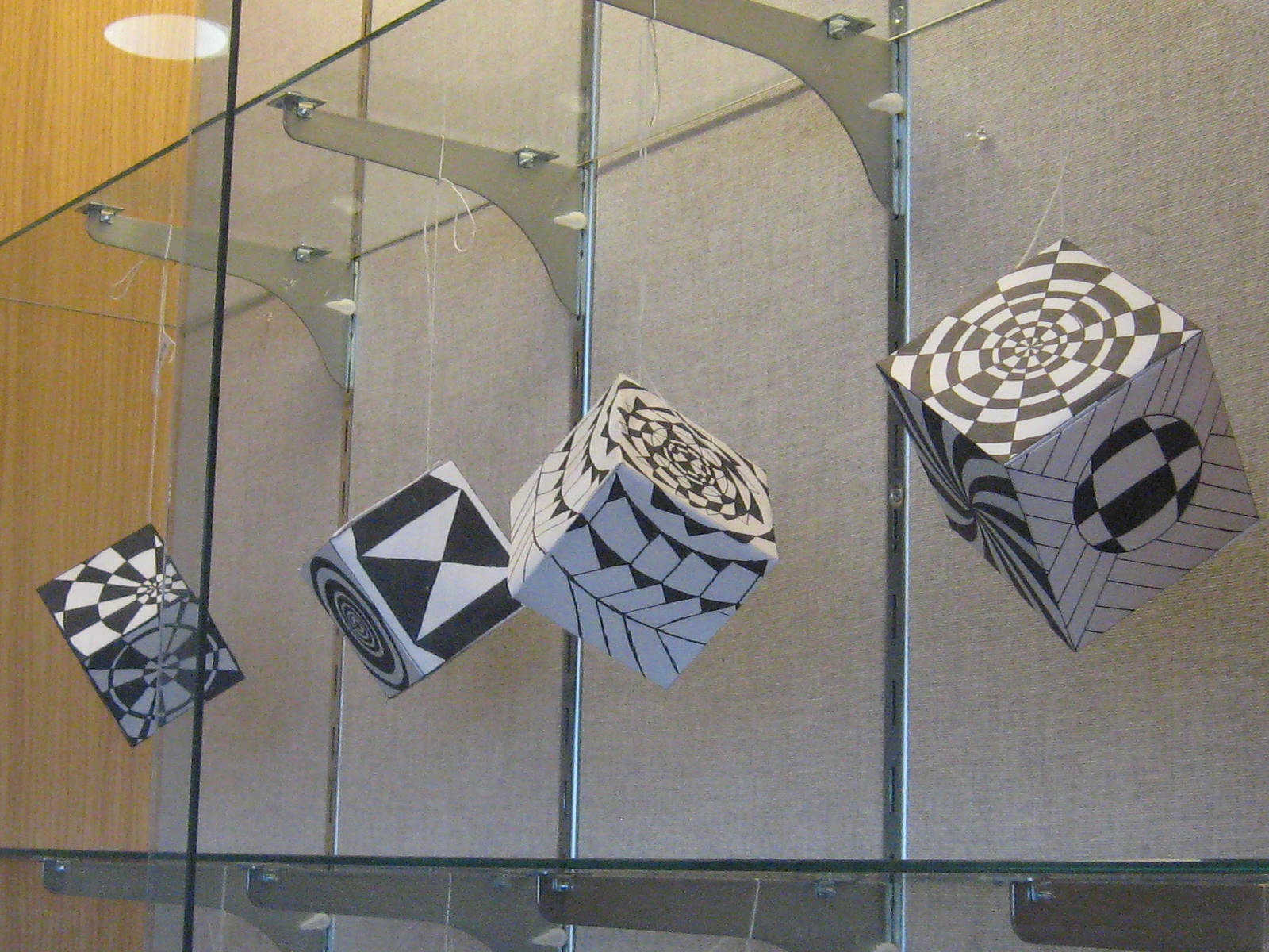 Make it Artwork : Op Art Cubes