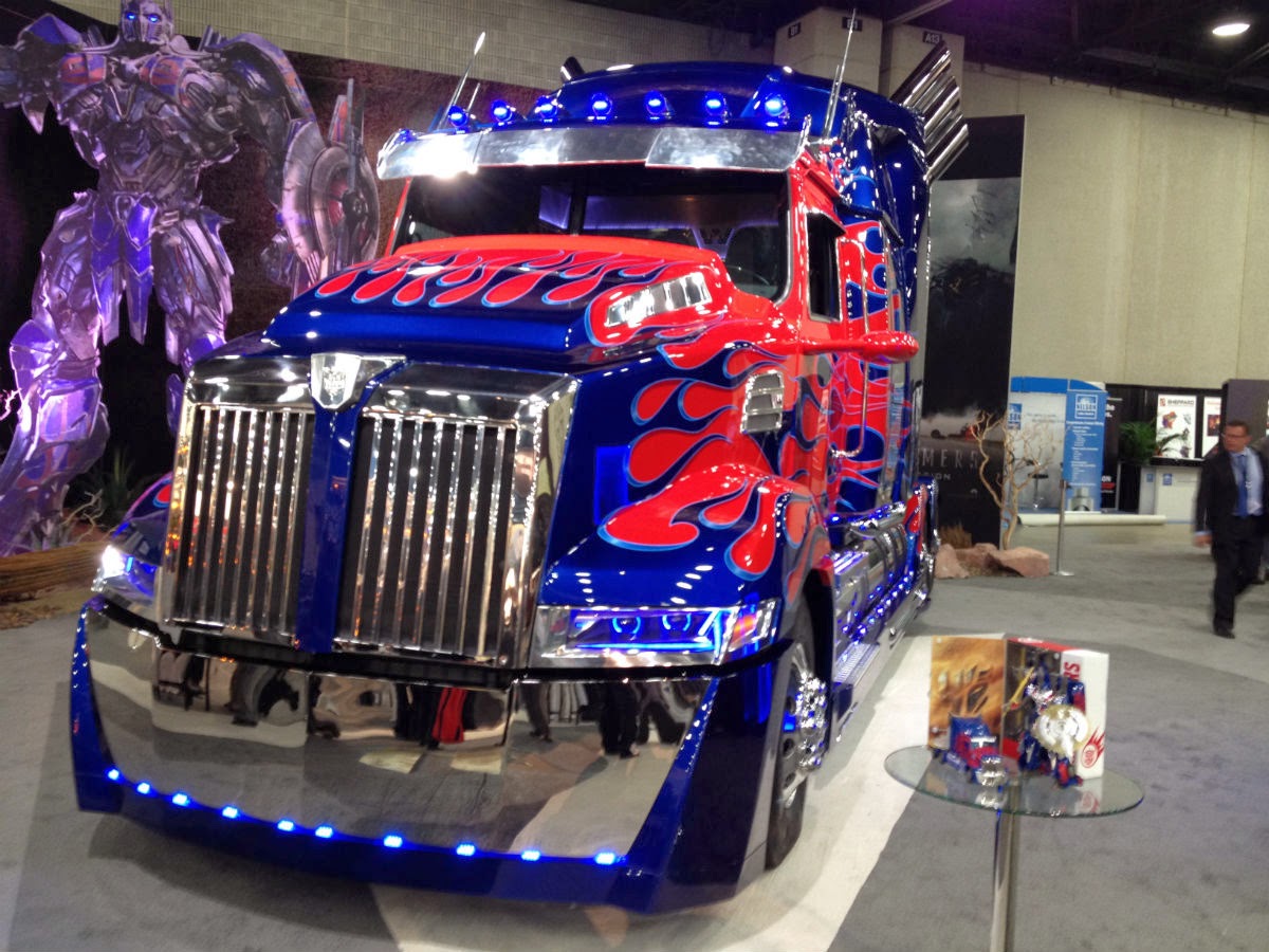 Nuevas imagenes de Optimus Prime en Modo Vehiculo - Transformers Matrix