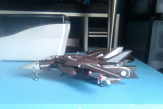 A Review of Jack Archer's YF-1R Veritech from Toynami's Robotech ...