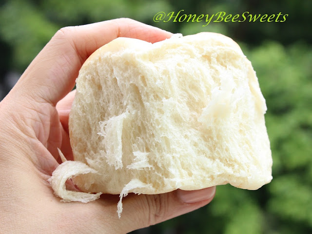 Honey Bee Sweets: Roti Paun with red bean paste