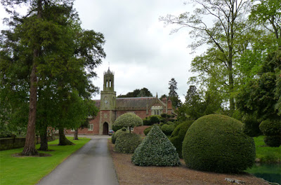 Middle of Nowhere: Brooding topiary at Longner Hall