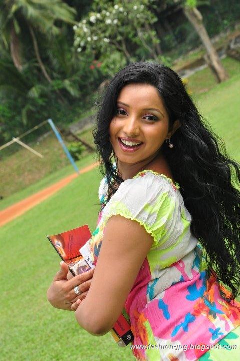 Sri Lanka fashion blog: Sri Lankan Upcoming actress Jayani ...