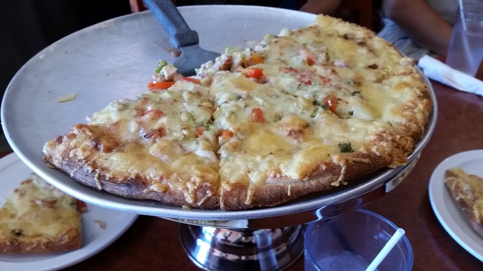 Peachgirl's food diary: Colonnade Pizza - Nepean (ON)