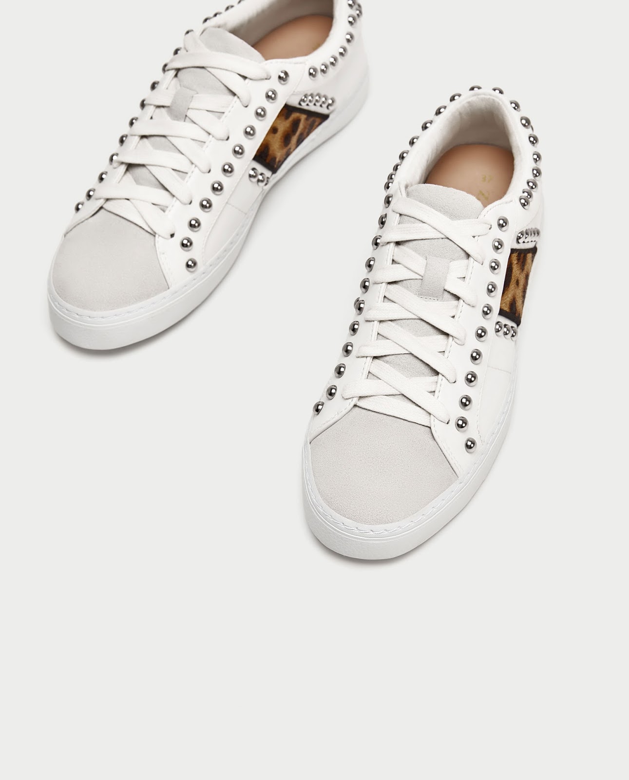 ZARA: Tênis Tachas com Detalhe Oncinha - ZAREAR