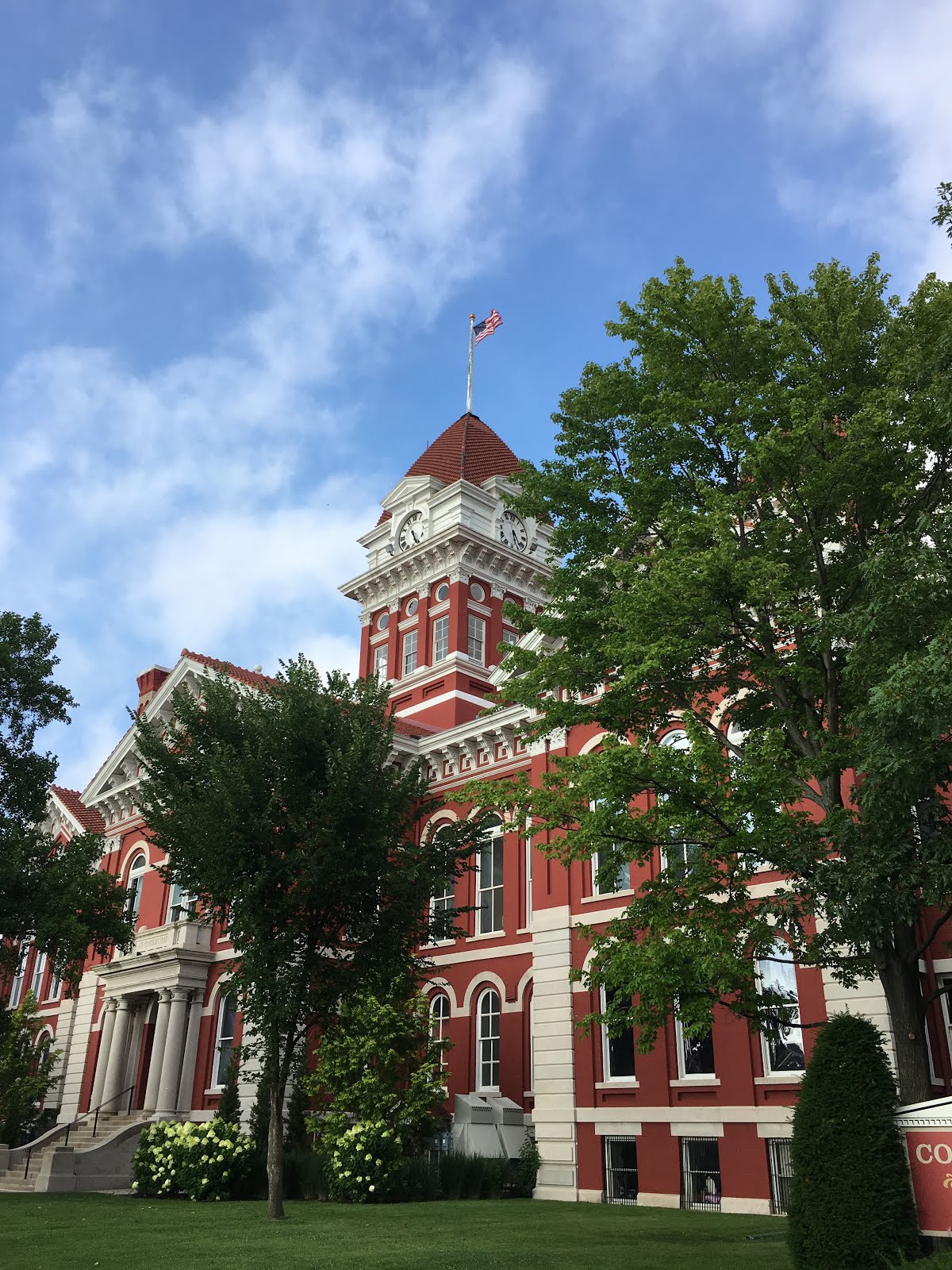 Midwest Family Traveler: Old Lake County, Indiana Courthouse