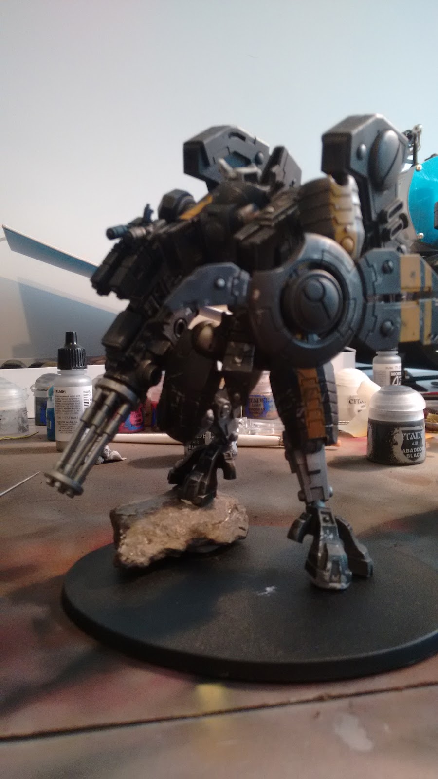 On My Workbench - Tau Riptide Battlesuit : GRIM DARK REALMS