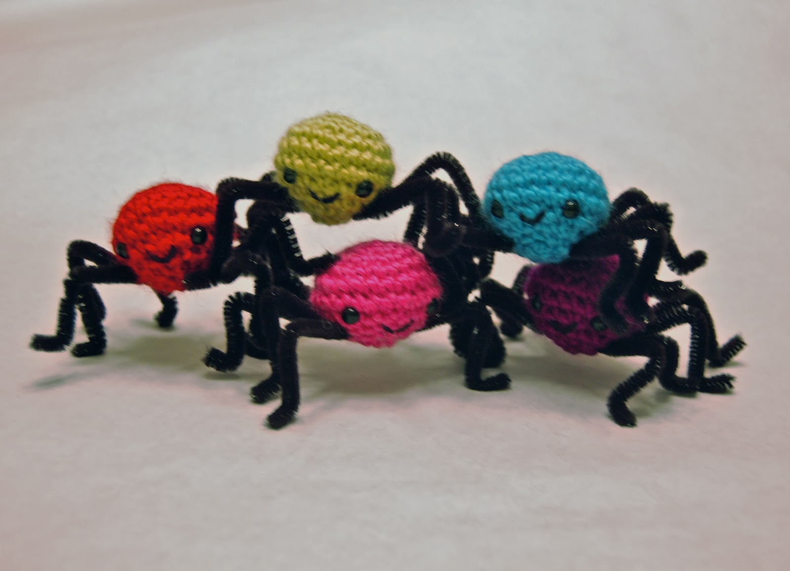 CRAFTYisCOOL: Free Pattern Friday! Spooky String of Sheep(ish) Spiders