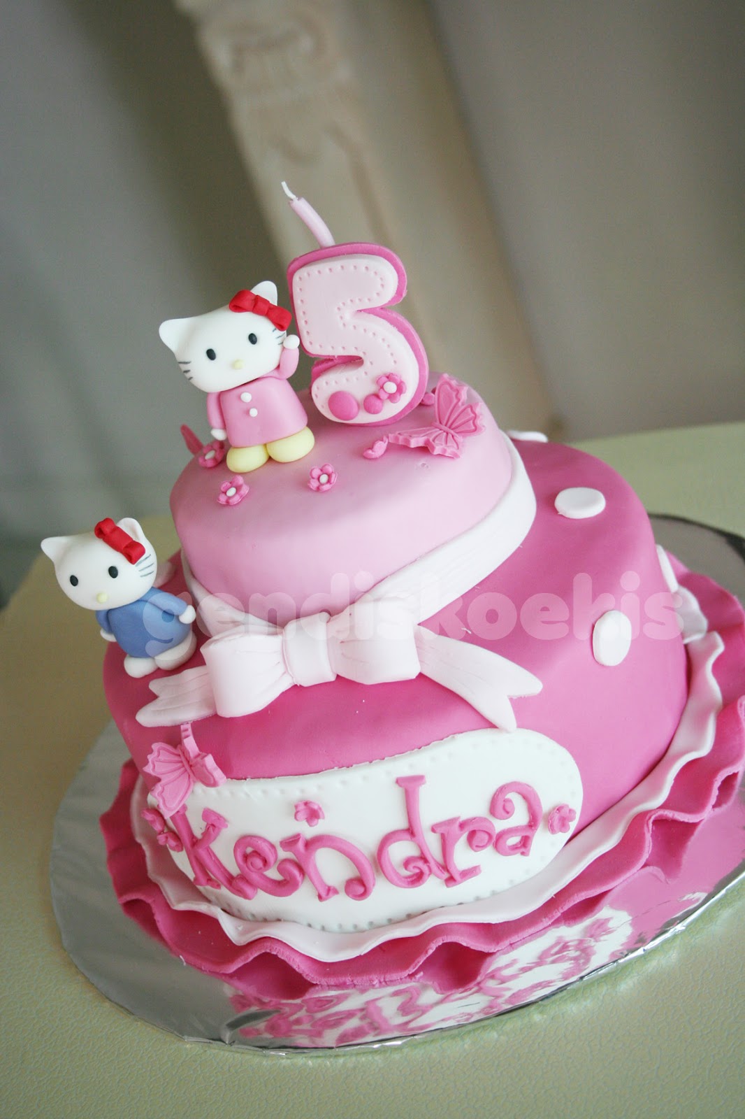 GENDISKOEKIS Hello Kitty Birthday Cake gendiskoekis-hello-kitty-birthday-cake