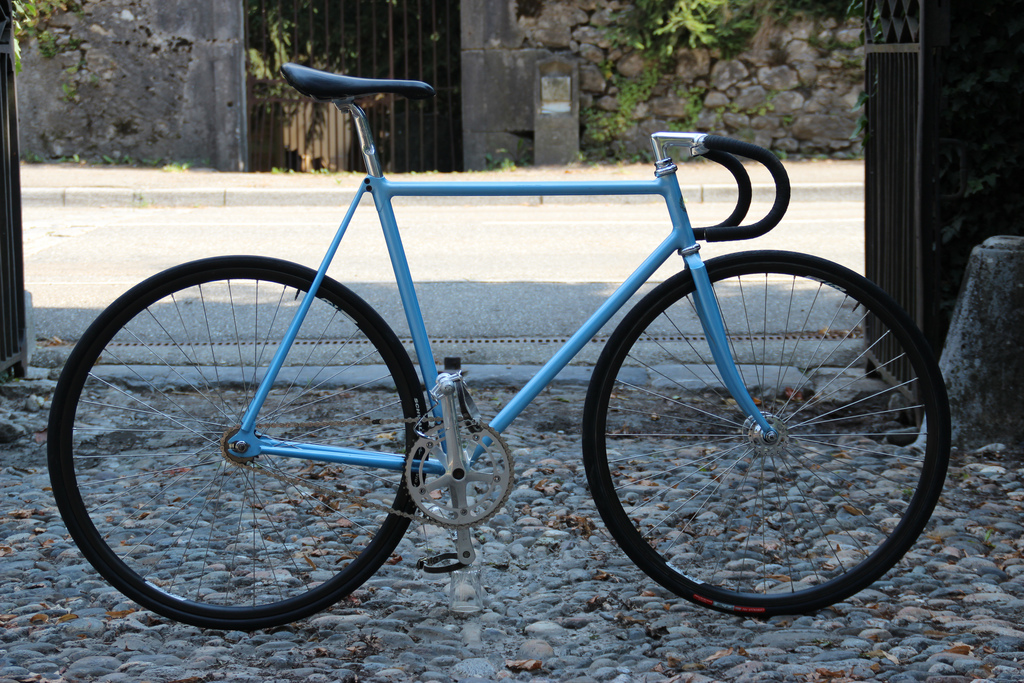 .: BLUE FIXIE