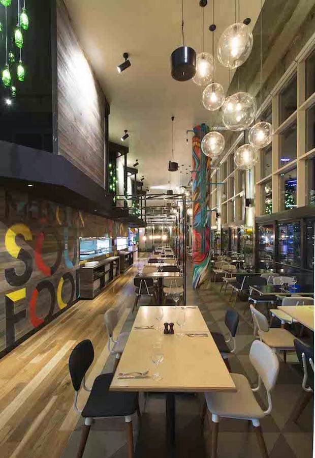 Bluetrain Cafe - Melbourne Meeting Place