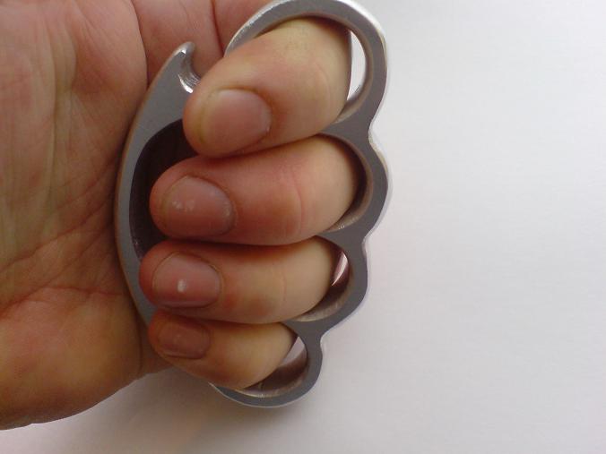 WeaponCollector's Knuckle Duster and Weapon Blog: Ladies Extra Small ...