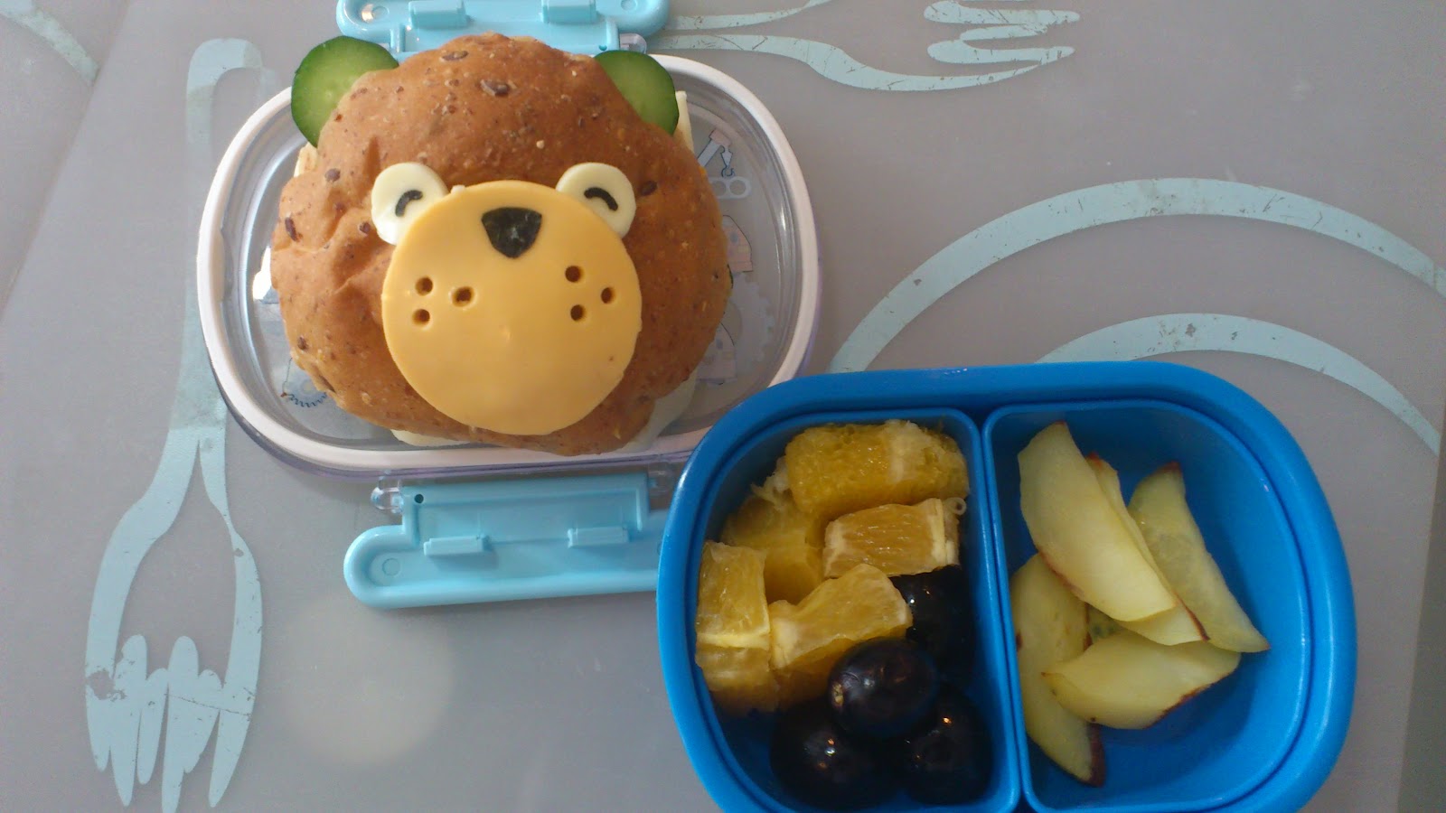 Dragonfly Bento Box: Happy Bear