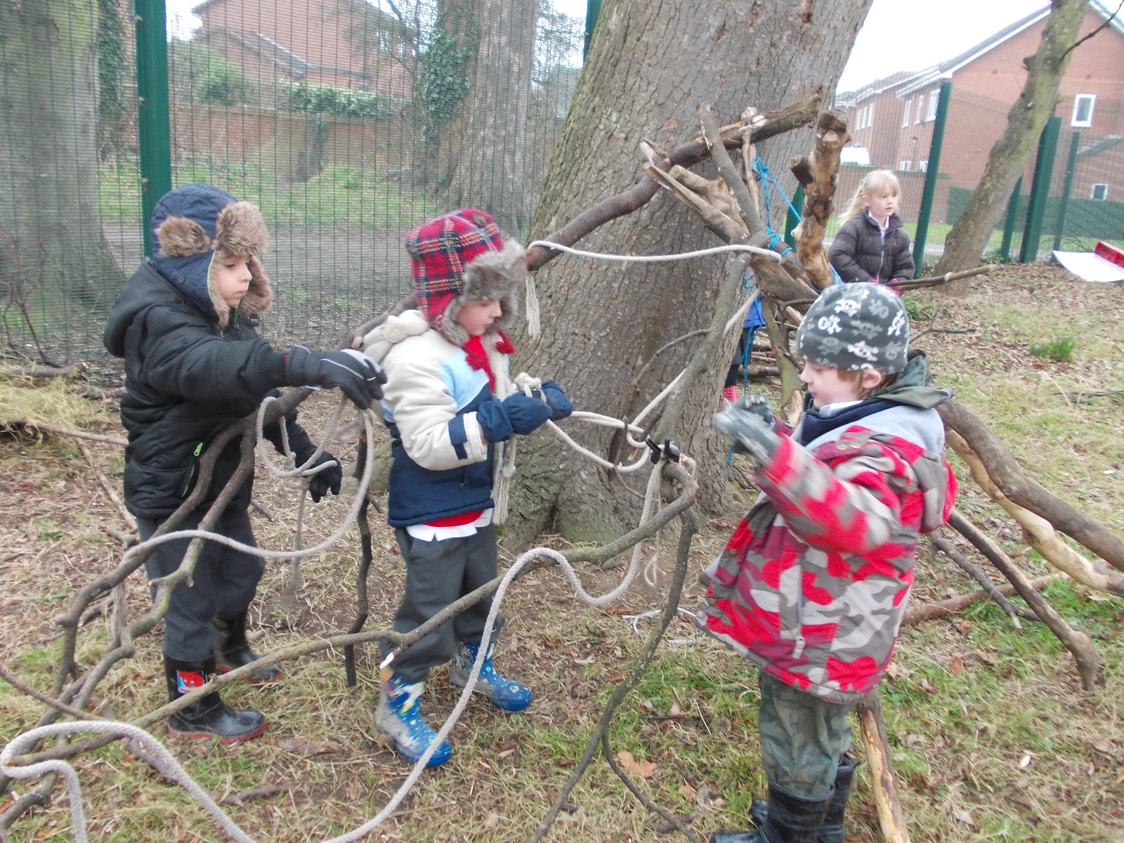 Willow Reception Class Greenfields: Super hero den building.