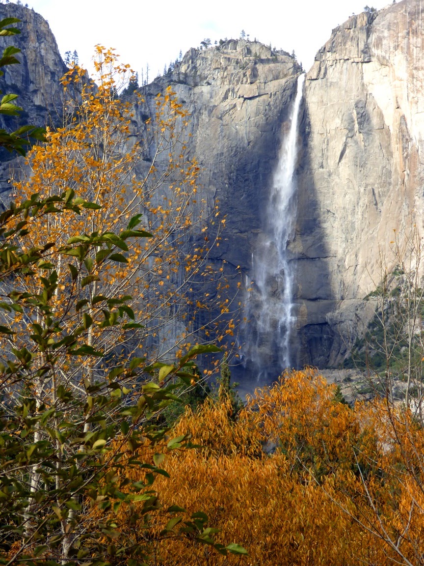 Geotripper: Two Kinds of Falls Today in Yosemite Valley