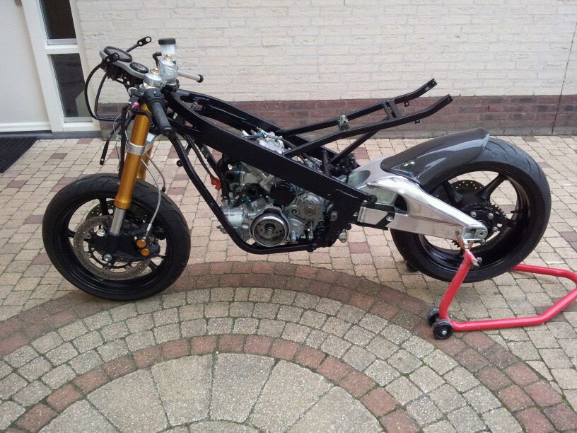 Yamaha RD500: change the frame