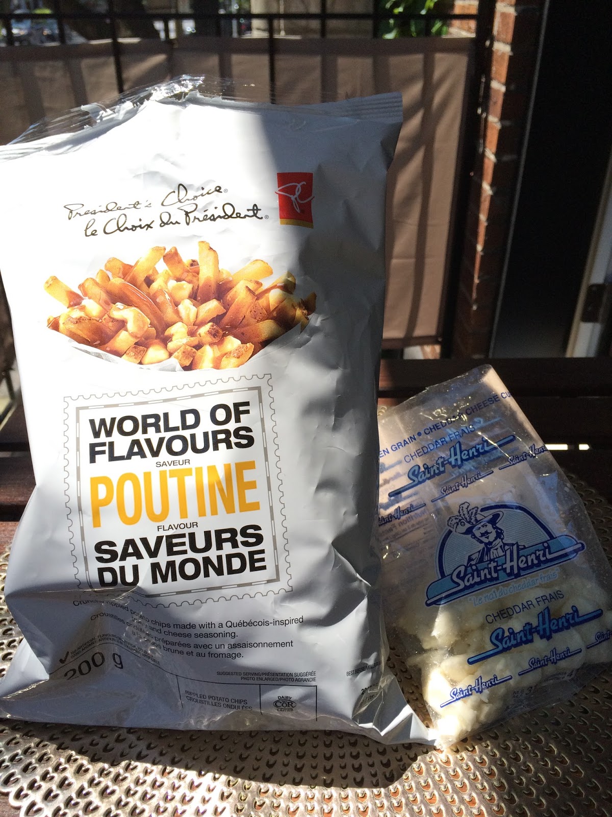 Fromage en grain: Poutine sèche - premier essai