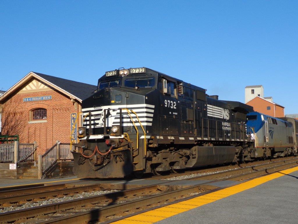 The Big Little Railroad Shop: NS #9732 Leads AMTRAK #29/Capitol Ltd. on ...