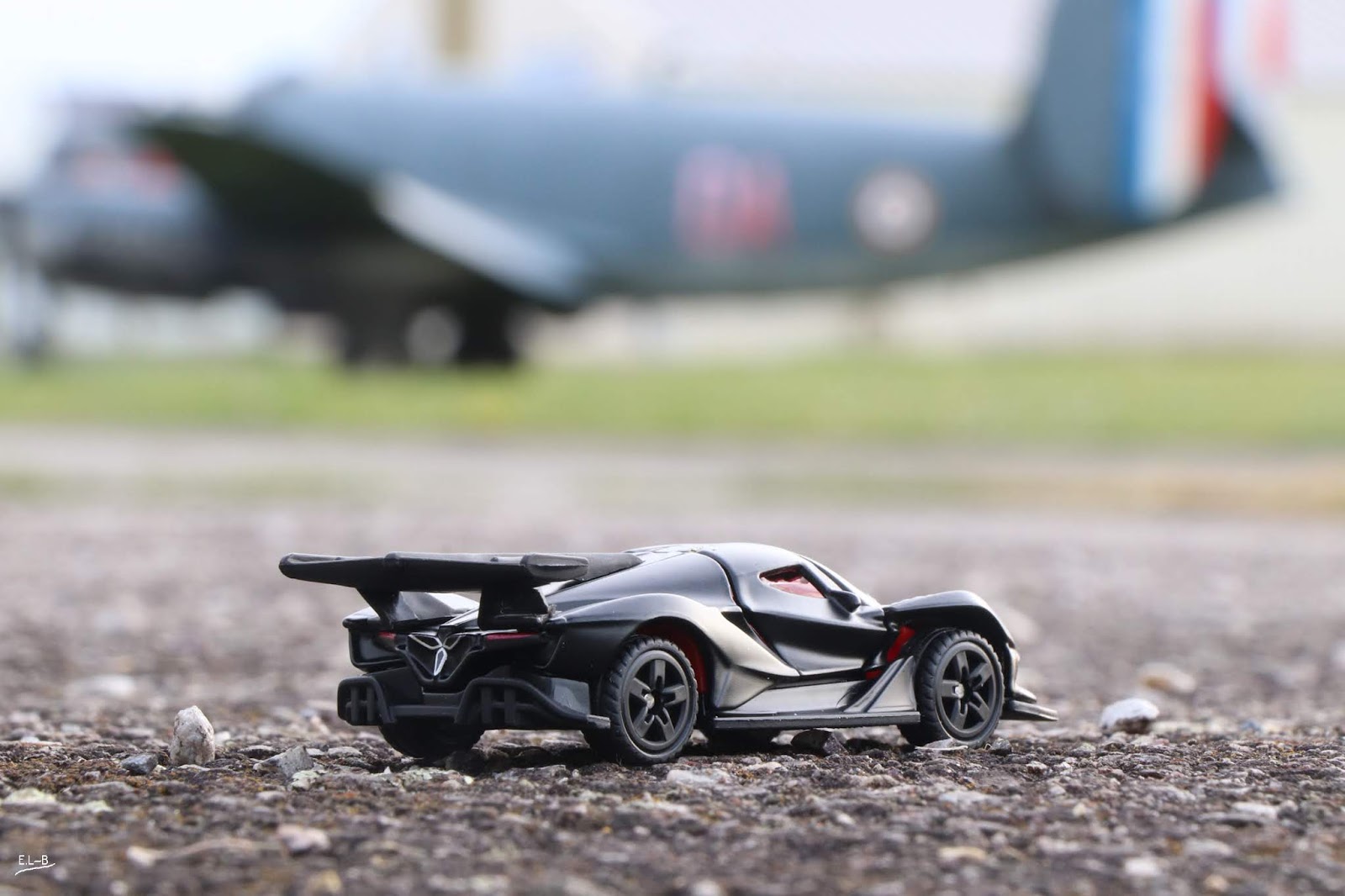 Apollo IE par Siku, la voiture de tous les superlatifs ! - Mininches