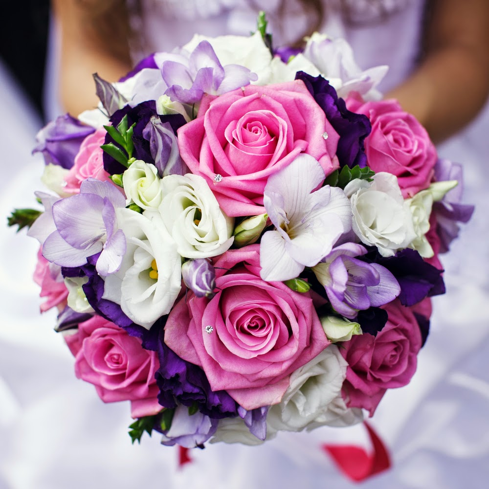 Choosing Wedding Flowers: A Month-By-Month Guide