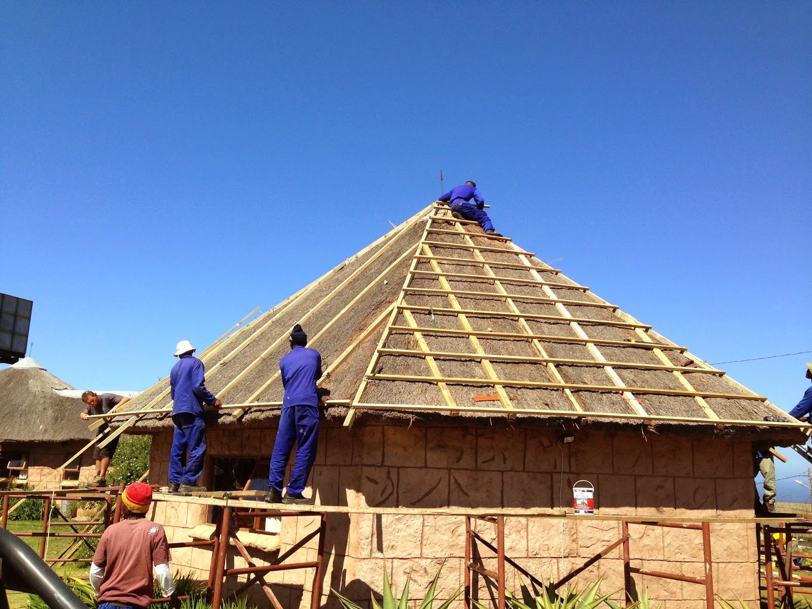 Onduline Over-sheeting on Thatch Roofs