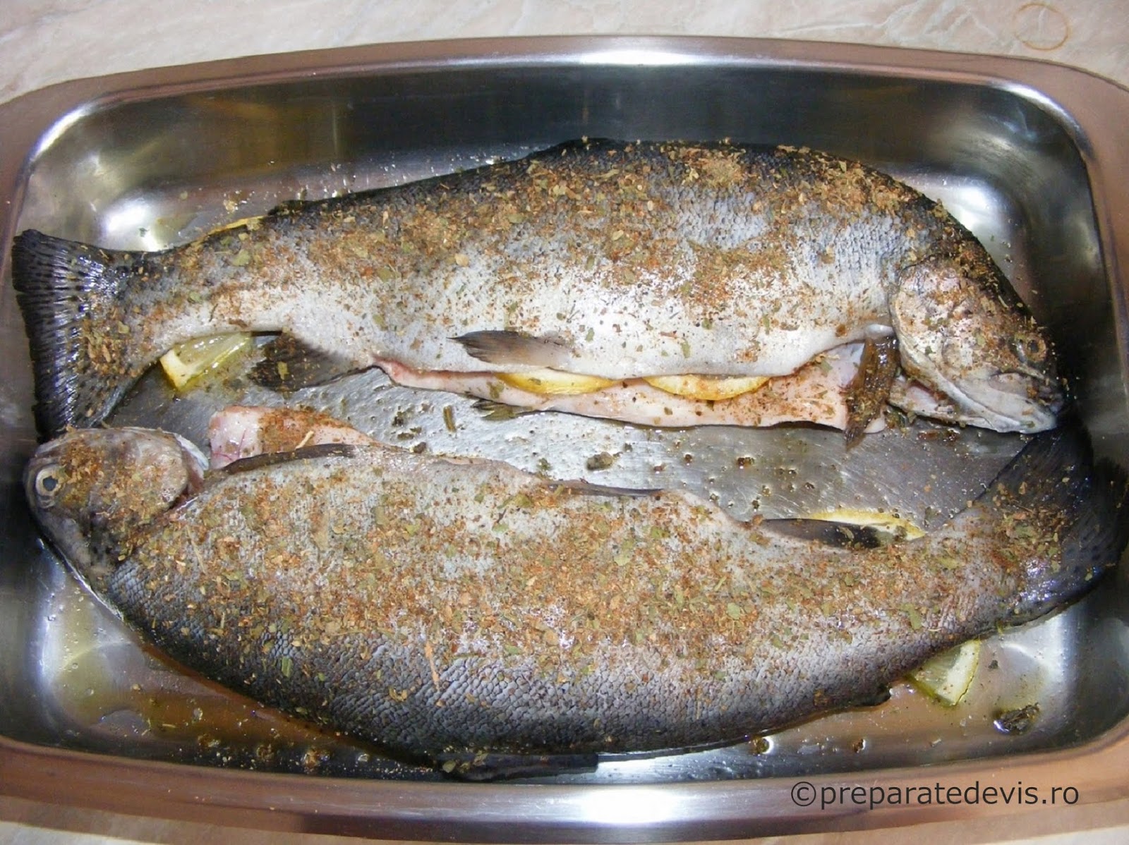 Pastrav aromat la cuptor | Preparatedevis.ro