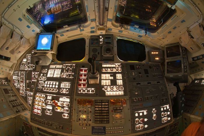 Astro Ufologia: Dentro dos ônibus espaciais - Inside of space shuttle