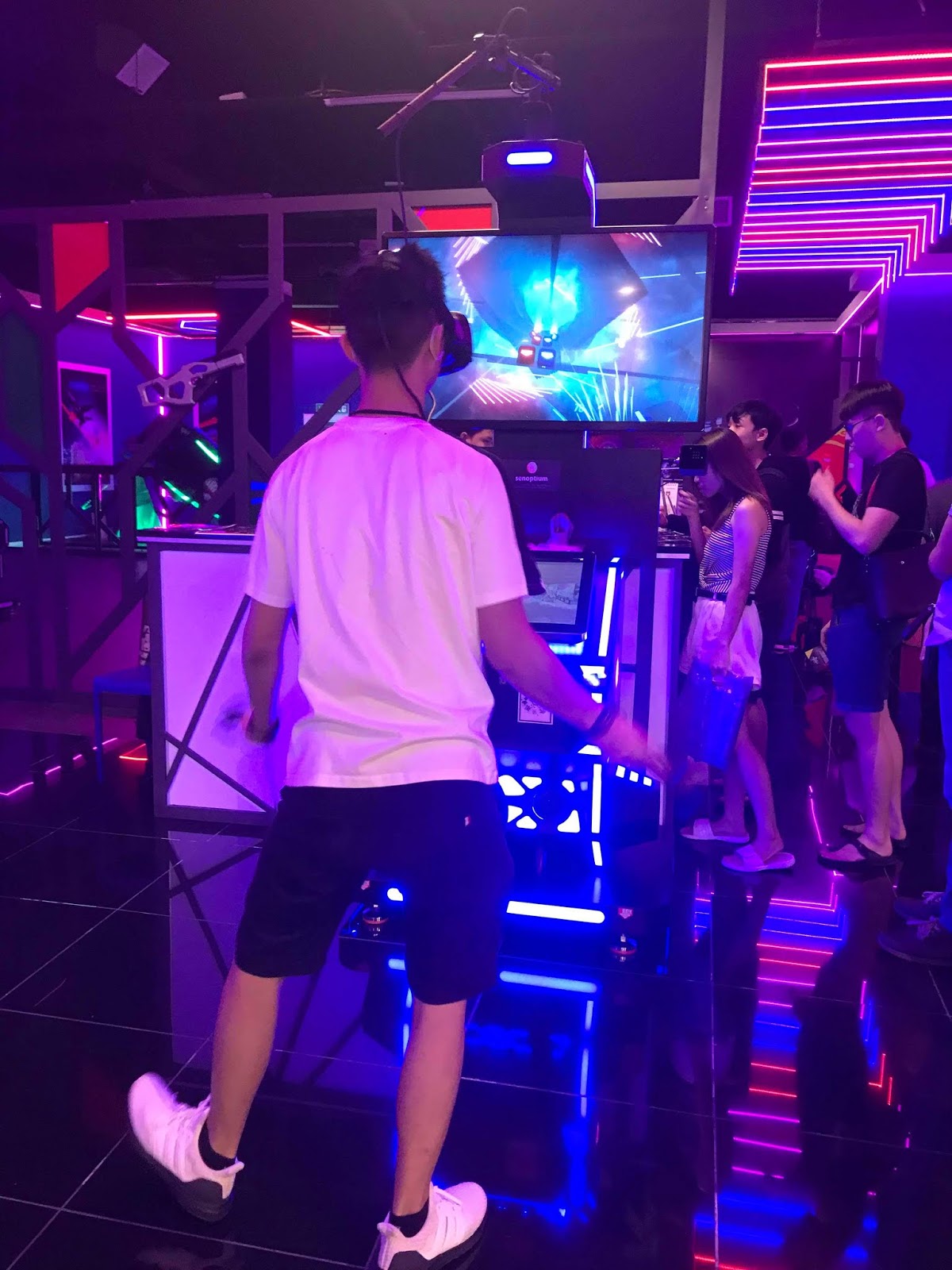 Permainan VR dan Simulasi Yang Menyeronokkan di Future Land Fun Zone di ...