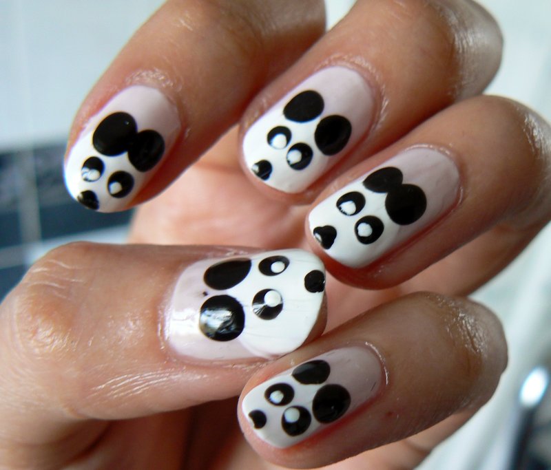 Truly Madly Beauty: NOTD - Peek-A-Boo Panda Nails!